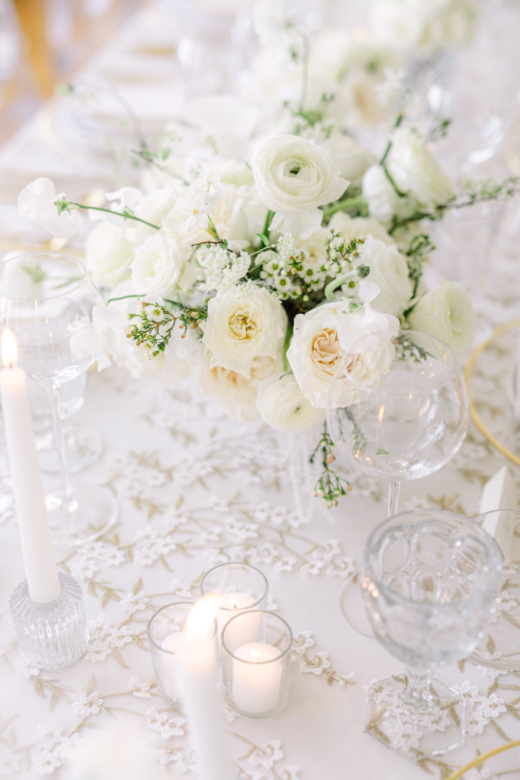 Classic Wedding Inspiration: An Iconic, Monochromatic Look ...